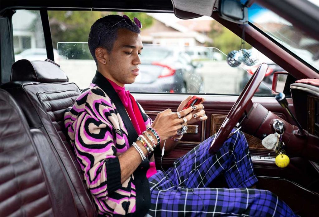 Generation HBO Max : Chester, Simbol Genderfluid! › STAIL.MY